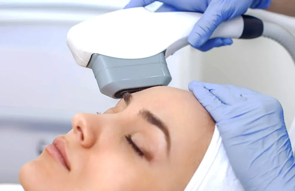 รวมวิธีปรับรูปหน้าโดยไม่ต้องศัลยกรรม เลือกวิธีไหนดี - Mediwelle